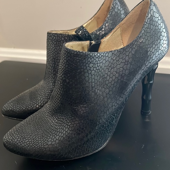 Elaine Turner | Shoes | Elaine Turner Gia Ankle Bootie Black Snake ...